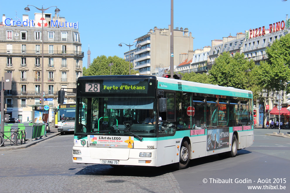 Bus 9006 (757 PMA 75) sur la ligne 28 (RATP) à Montparnasse – Bienvenüe ...