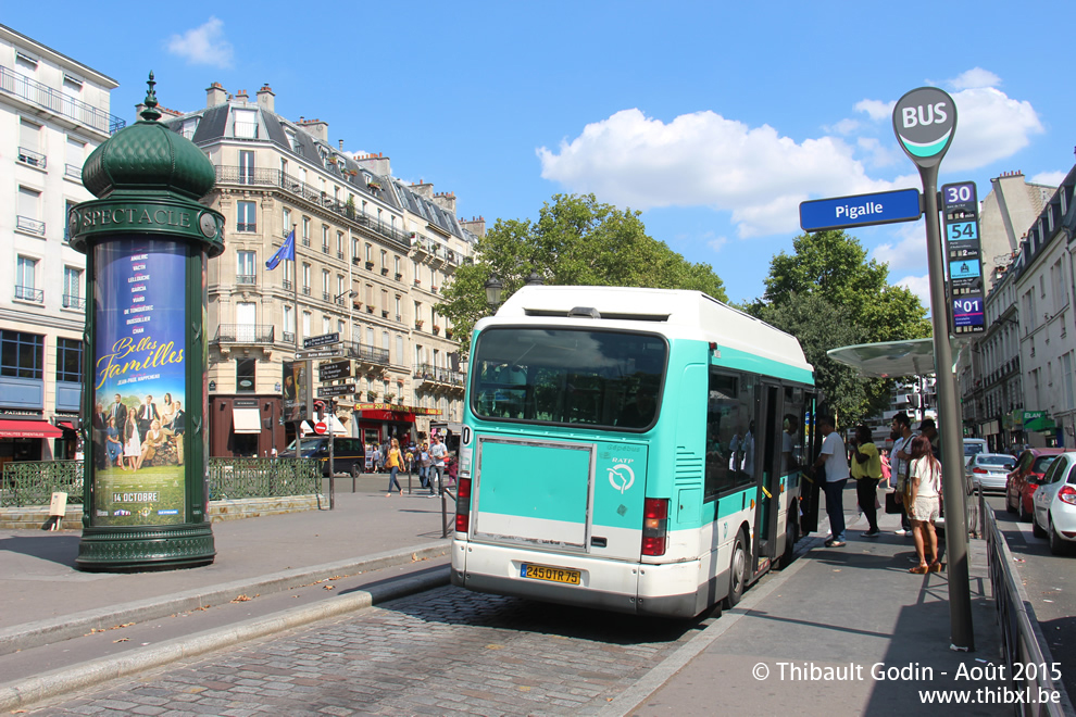 Pigalle (Paris) – Photos de trams et autres transports urbains