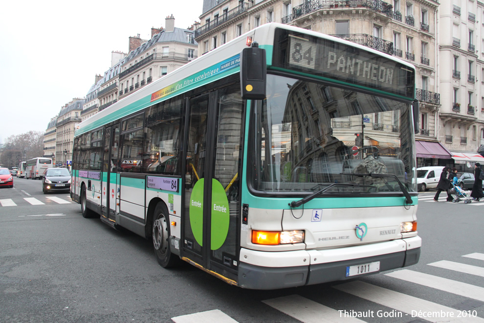 Bus 1011 sur la ligne 84 (RATP) à Panthéon (Paris) – Photos de trams et ...