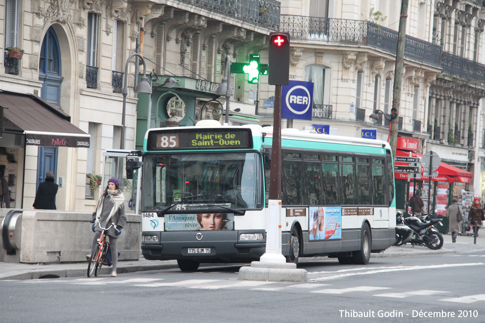 Bus 8494 (899 QJR 75) sur la ligne 85 (RATP) à Luxembourg (Paris ...