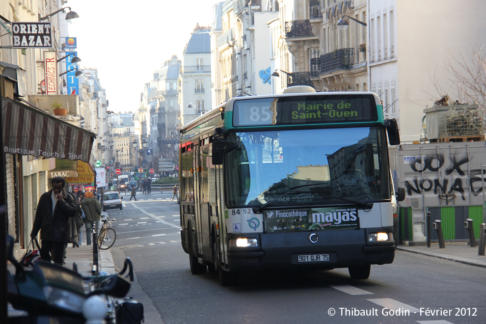 Bus 8492 (901 QJR 75) sur la ligne 85 (RATP) à Château Rouge (Paris ...