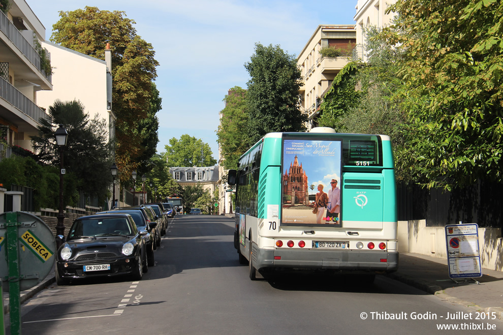 Bus 5151 (BD-720-ZX) sur la ligne 93 (RATP) à Neuilly-sur-Seine ...