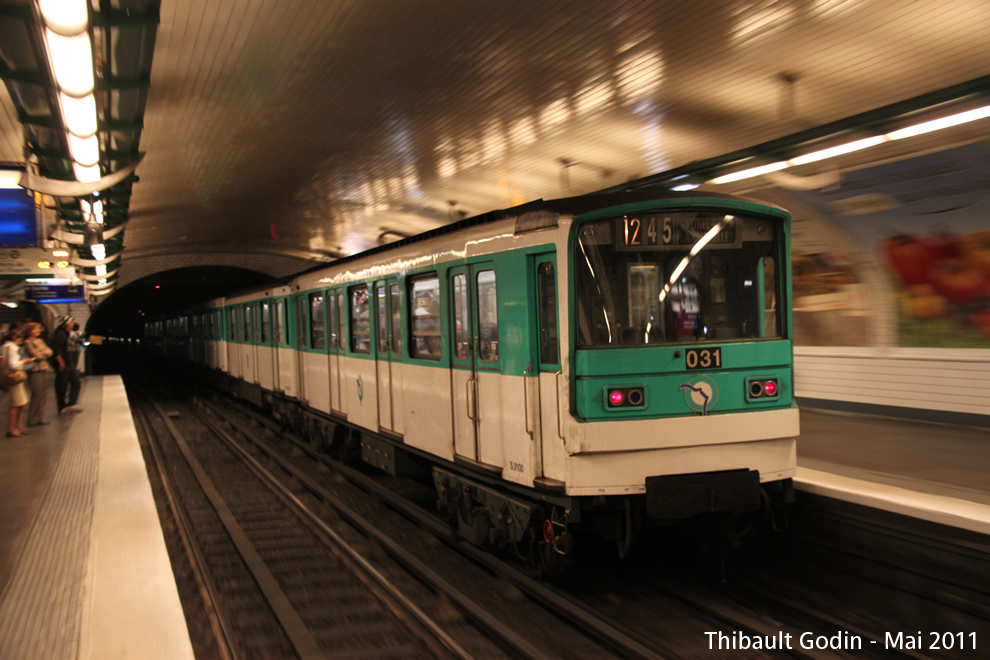Ligne 12 – Photos de trams et autres transports urbains