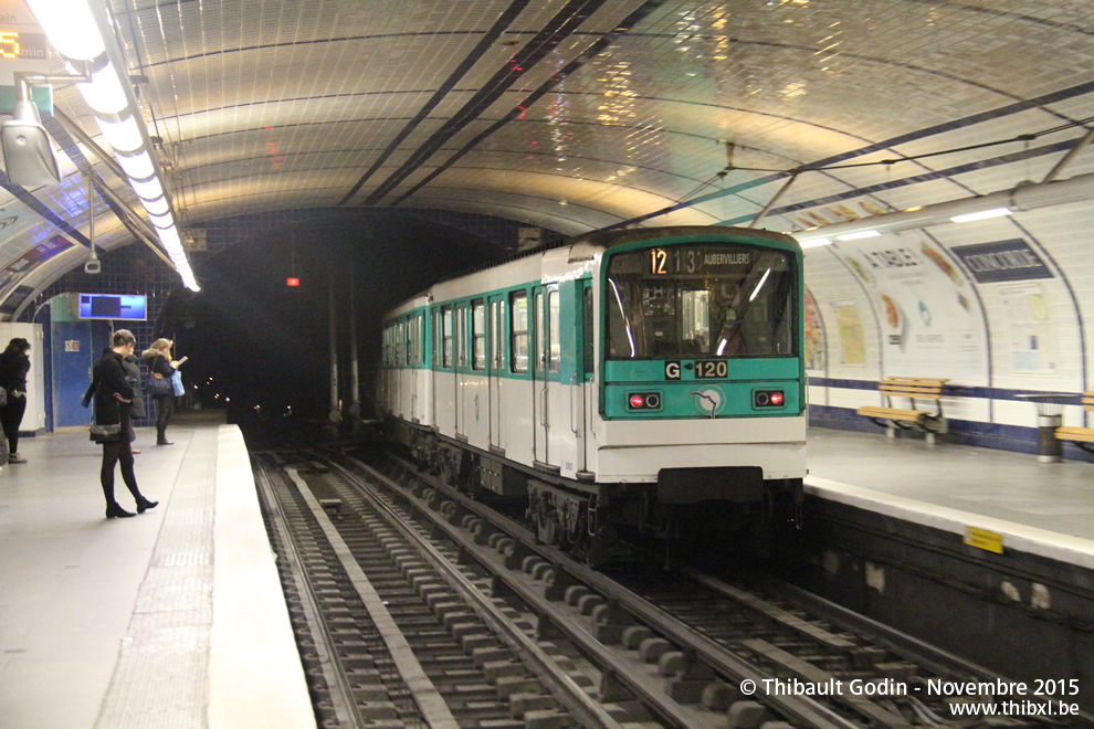 Ligne 12 – Photos de trams et autres transports urbains