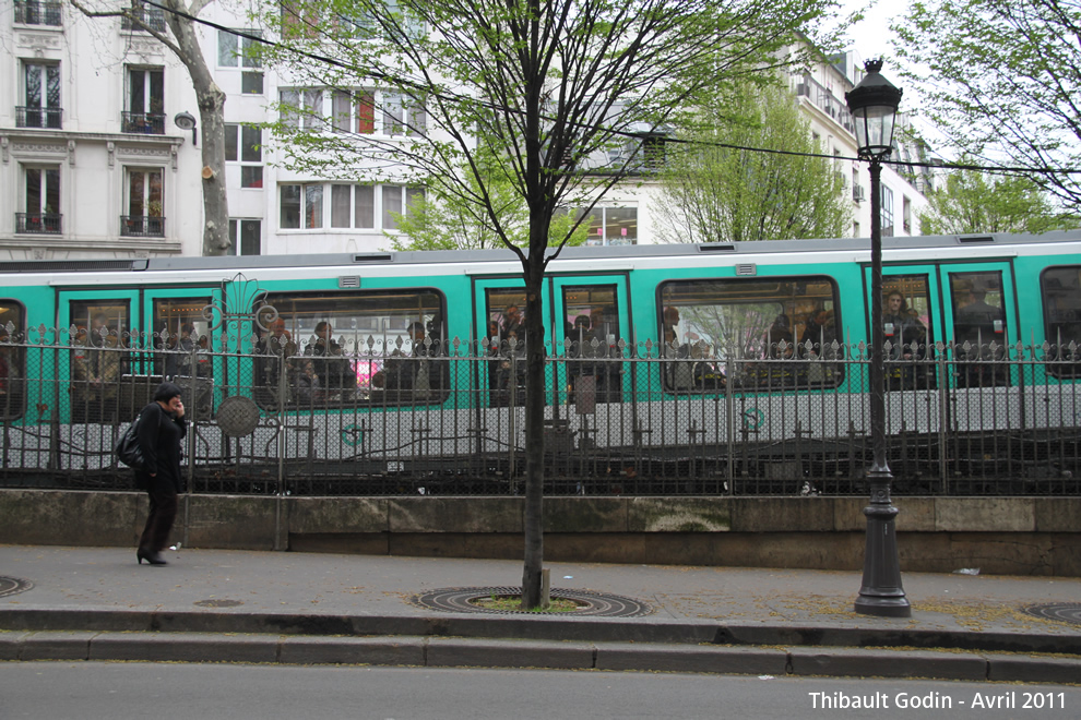 Ligne 2 – Photos de trams et autres transports urbains
