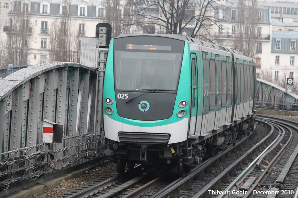Ligne 2 – Photos de trams et autres transports urbains