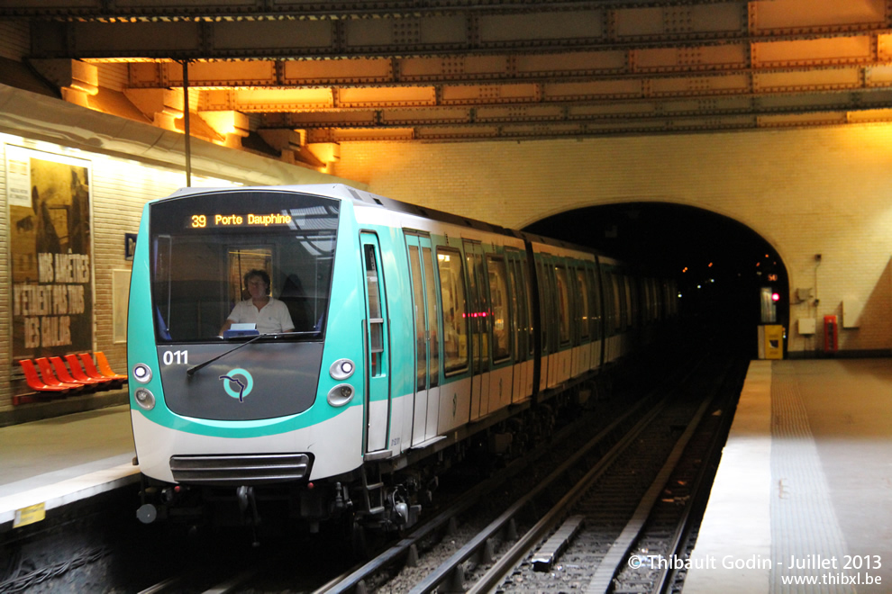 Ligne 2 – Photos de trams et autres transports urbains