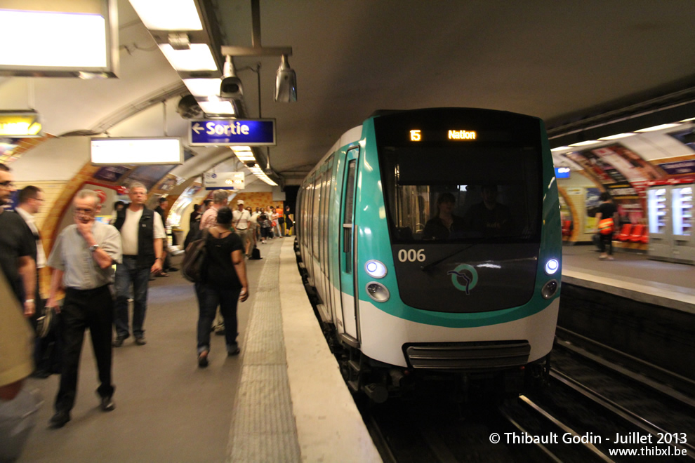 Ligne 2 – Photos de trams et autres transports urbains