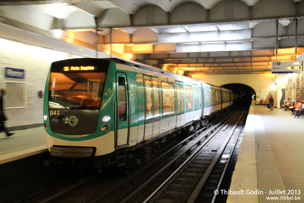 Ligne 2 – Photos de trams et autres transports urbains