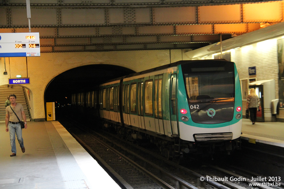 Ligne 2 – Photos de trams et autres transports urbains
