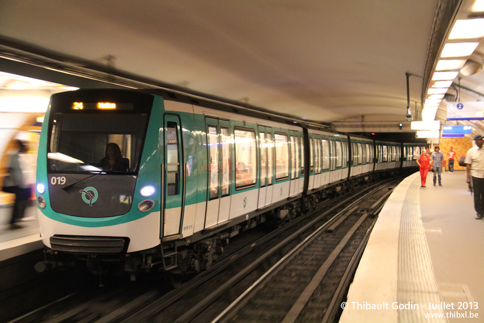 Ligne 2 – Photos de trams et autres transports urbains