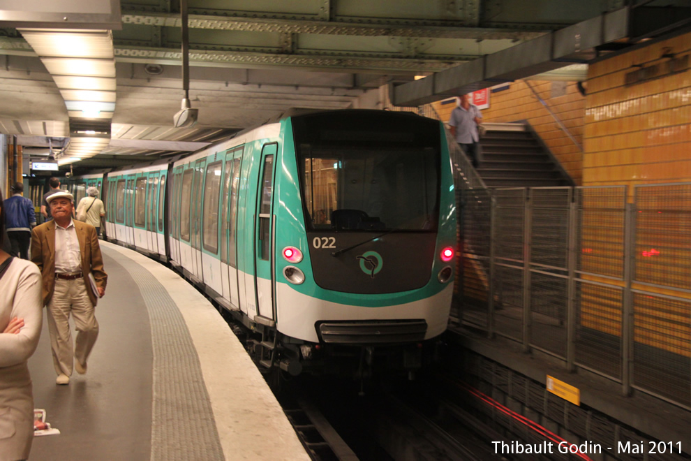 Ligne 2 – Photos de trams et autres transports urbains