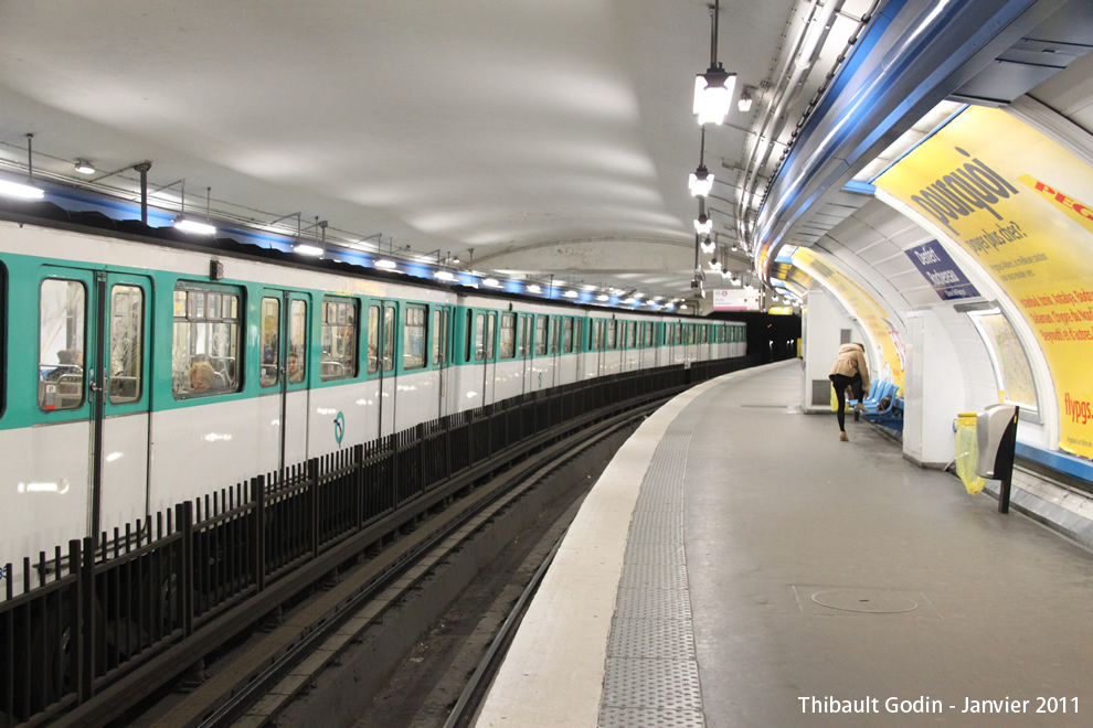 Ligne 4 – Photos de trams et autres transports urbains