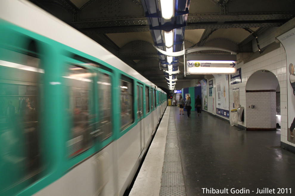 Réaumur – Sébastopol (Paris) – Photos de trams et autres transports urbains