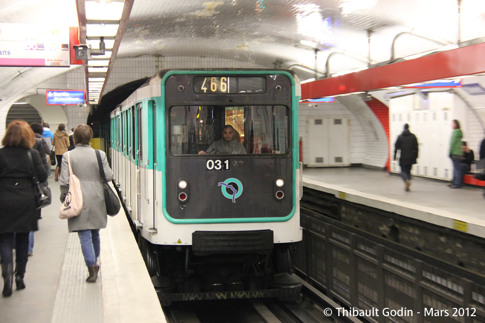 Ligne 4 – Photos de trams et autres transports urbains