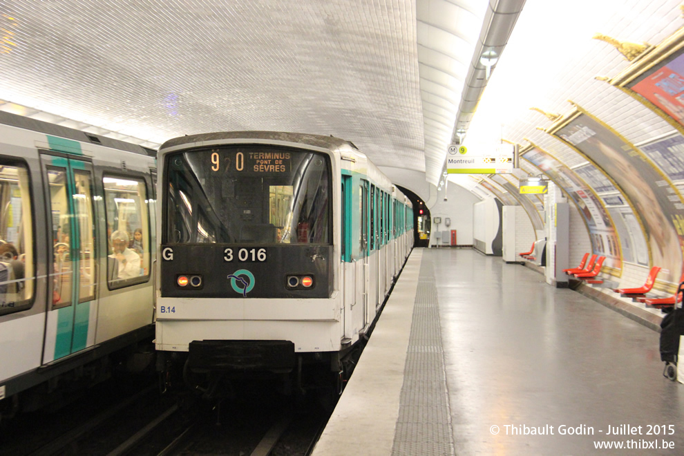 Ligne 9 – Photos de trams et autres transports urbains