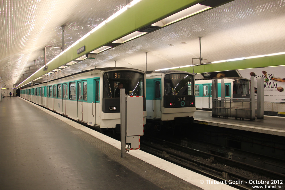Ligne 9 – Photos de trams et autres transports urbains