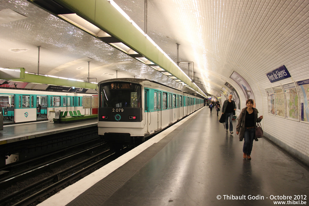 Ligne 9 – Photos de trams et autres transports urbains