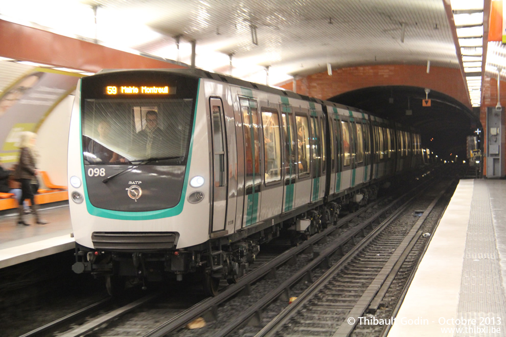 Ligne 9 – Photos de trams et autres transports urbains