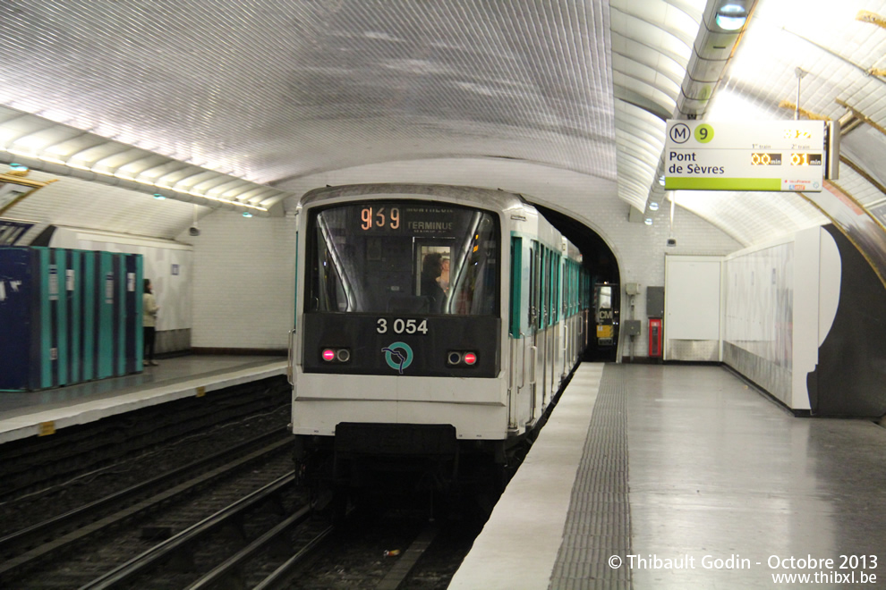 Ligne 9 – Photos de trams et autres transports urbains